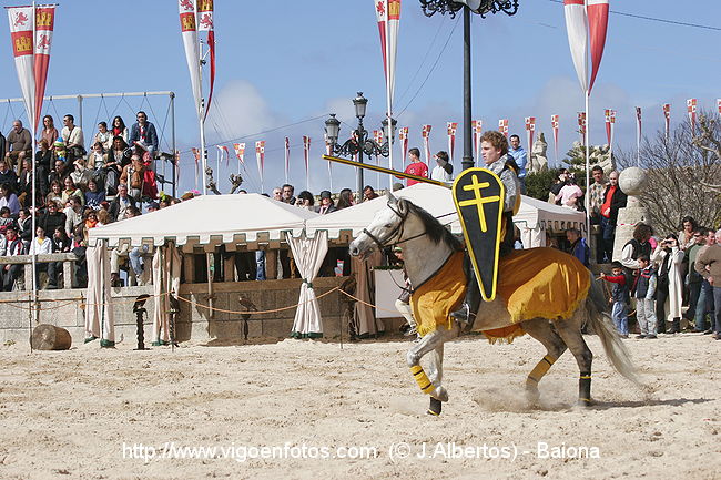 FOTOS DE TORNEO MEDIEVAL DE CABALLEROS - FESTA DA ARRIBADA - BAIONA ...
