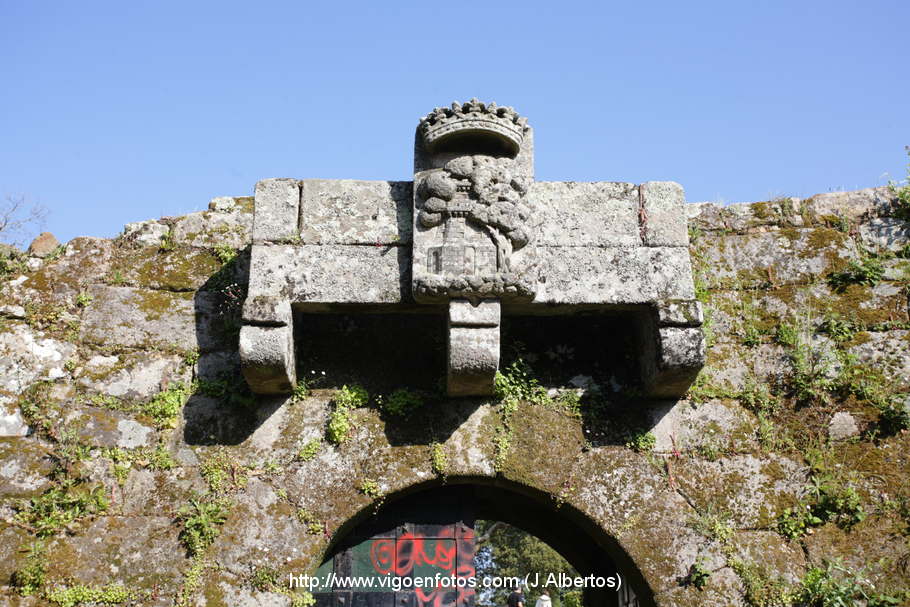 FOTOS DE CASTILLOS DE ESPAÑA: PRIMERA MURALLA CASTILLO DEL CASTRO ...