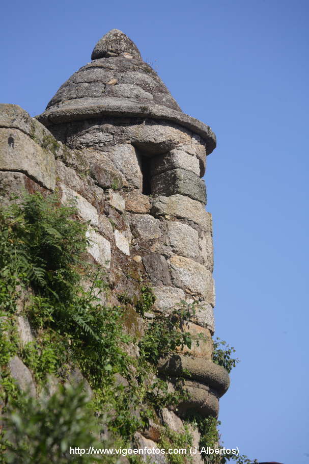 FOTOS DE CASTILLOS DE ESPAÑA: PRIMERA MURALLA CASTILLO DEL CASTRO ...
