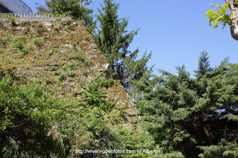 FOTOS DE CASTILLOS DE ESPAÑA: PRIMERA MURALLA CASTILLO DEL CASTRO ...