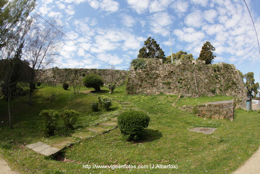 FOTOS DE CASTILLOS DE ESPAÑA: PRIMERA MURALLA CASTILLO DEL CASTRO ...