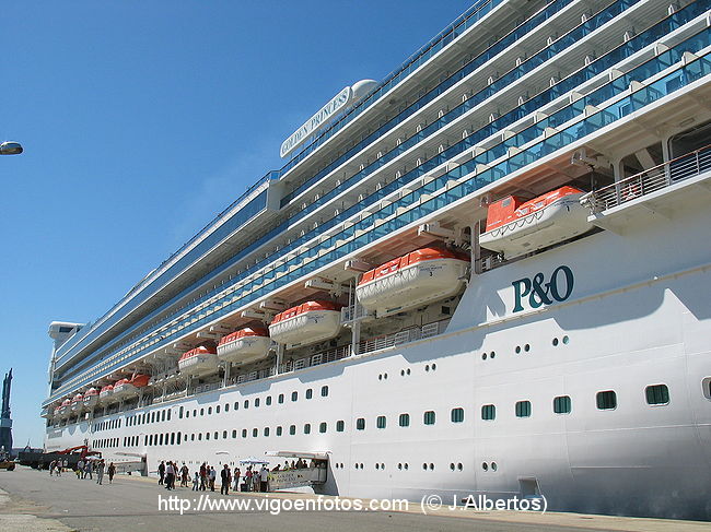 PHOTOS OF GOLDEN PRINCESS - CRUISE SHIP - VIGO BAY. GALICIA. VISIT ...