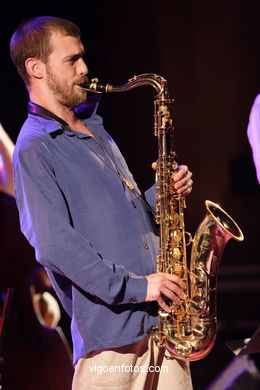 PHOTOS OF DANIEL HUMAIR - BABY BOOM - JAZZ IMAXINASONS - VIGO BAY ...