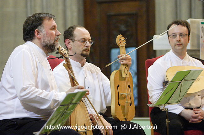 PHOTOS OF GRUPO D EMÚSICA MARTÍN CODAX - SACRED MUSIC CYCLE 2006 - VIGO ...