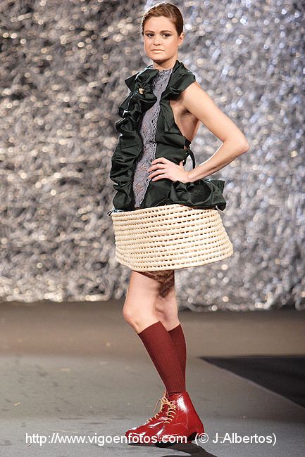 PHOTOS OF FASHION DESIGNER: LIDIA POZA PIÑEIRO. RUNWAY FASHION OF YOUNG ...