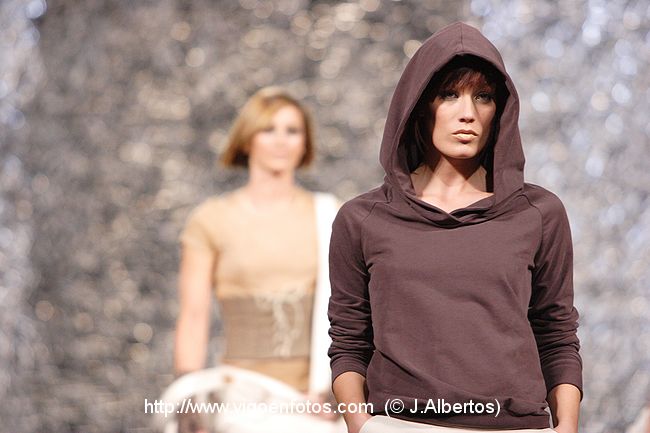 PHOTOS OF FASHION DESIGNER: LUCÍA CASANOVA YÁÑEZ. RUNWAY FASHION OF ...