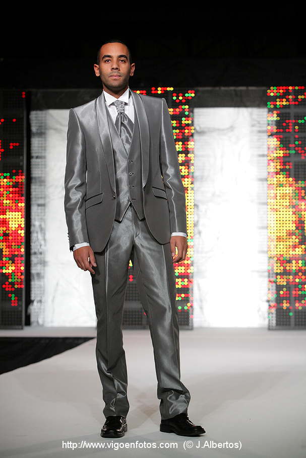 PHOTOS OF WEDDING DRESSES. COLLECTION 2010. RUNWAY FASHION. BOXER 2010 ...