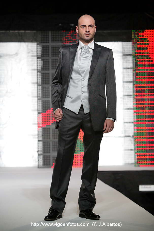 PHOTOS OF WEDDING DRESSES. COLLECTION 2010. RUNWAY FASHION. BOXER 2010 ...