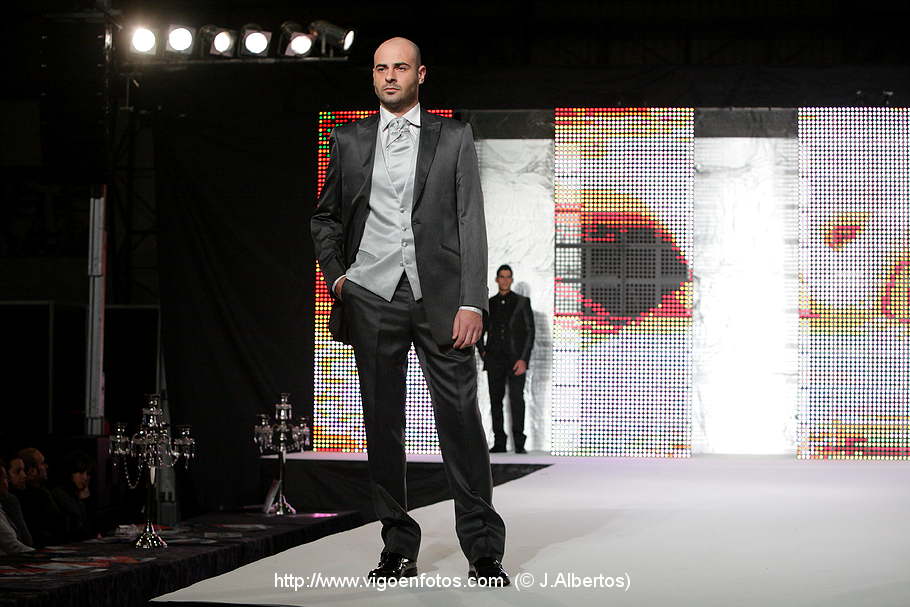 PHOTOS OF WEDDING DRESSES. COLLECTION 2010. RUNWAY FASHION. BOXER 2010 ...