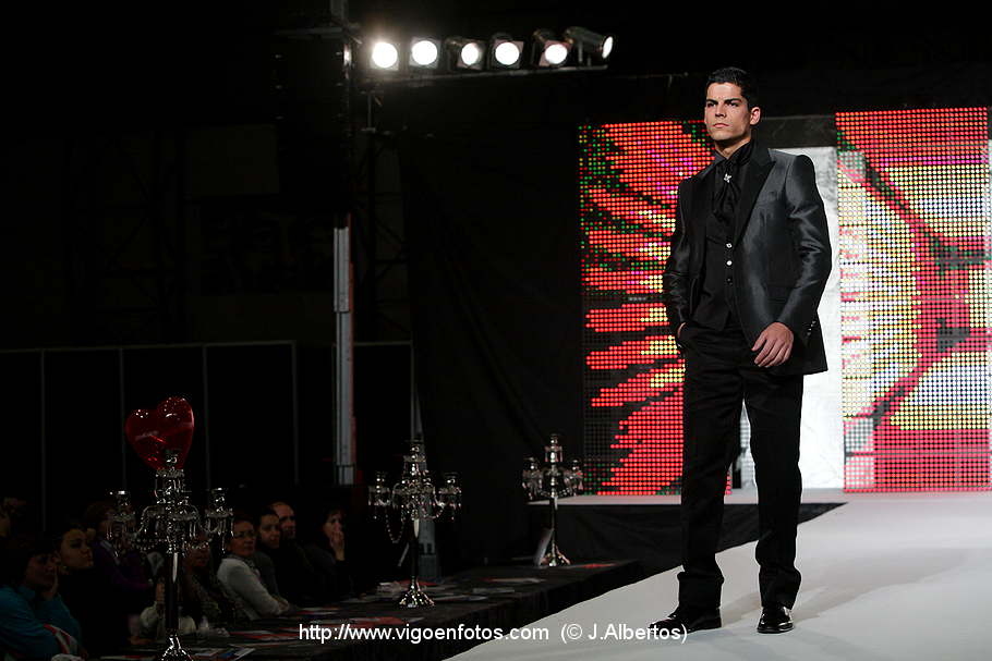 PHOTOS OF WEDDING DRESSES. COLLECTION 2010. RUNWAY FASHION. BOXER 2010 ...