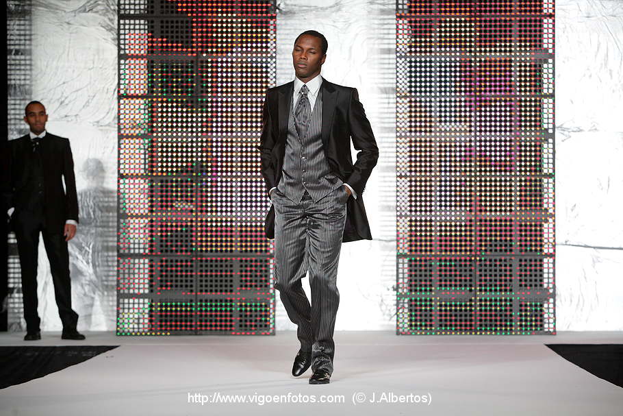 PHOTOS OF WEDDING DRESSES. COLLECTION 2010. RUNWAY FASHION. BOXER 2010 ...