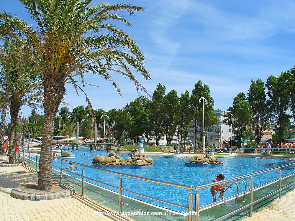 FOTOS DE PISCINAS Y TOBOGÁN DE AGUA DE LA PLAYA DE SAMIL - VIGO. GALICIA