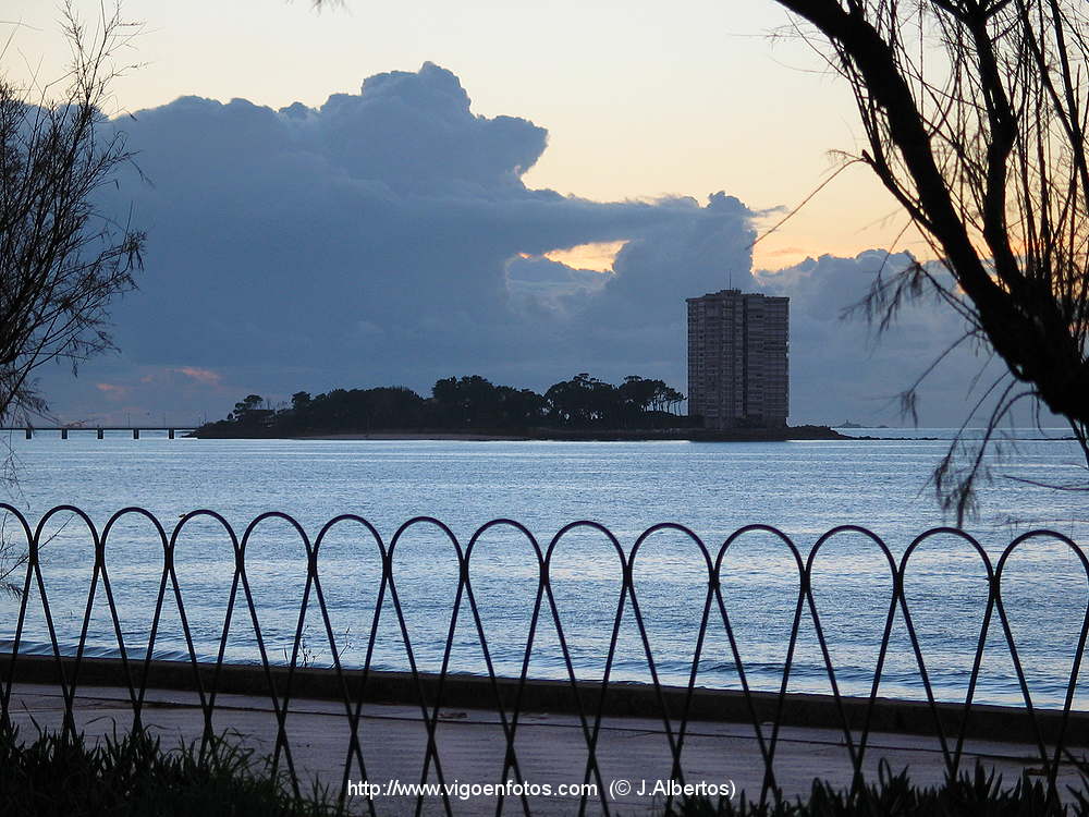 PHOTOS OF SUNSET IN SAMIL BEACH - VIGO - SPAIN - VIGO BAY. GALICIA ...