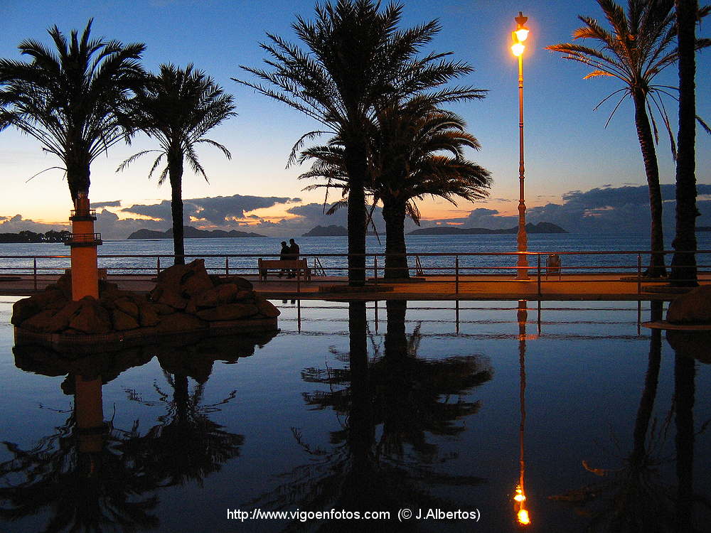 PHOTOS OF SUNSET IN SAMIL BEACH - VIGO - SPAIN - VIGO BAY. GALICIA ...