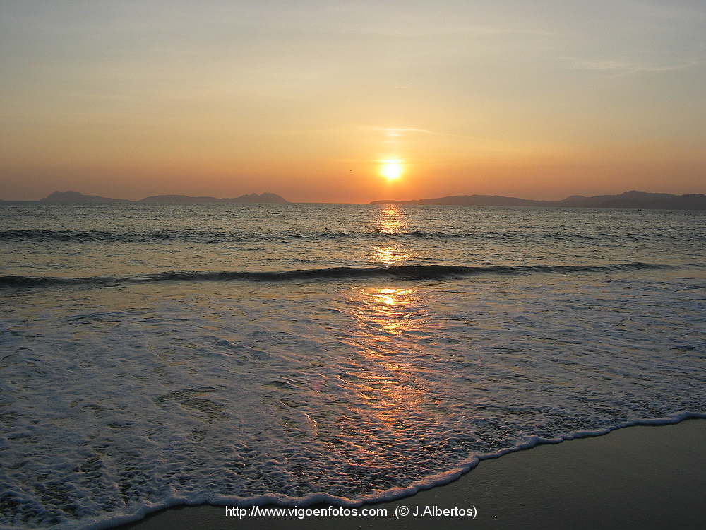 PHOTOS OF SUNSET IN SAMIL BEACH - VIGO - SPAIN - VIGO BAY. GALICIA ...