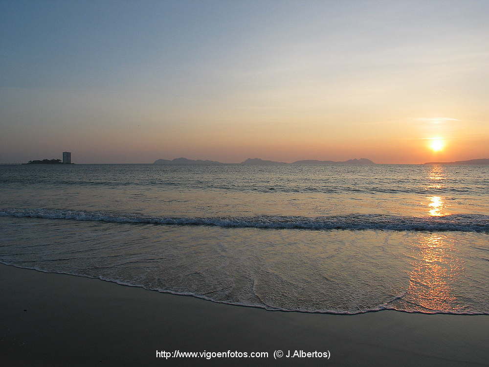 PHOTOS OF SUNSET IN SAMIL BEACH - VIGO - SPAIN - VIGO BAY. GALICIA ...