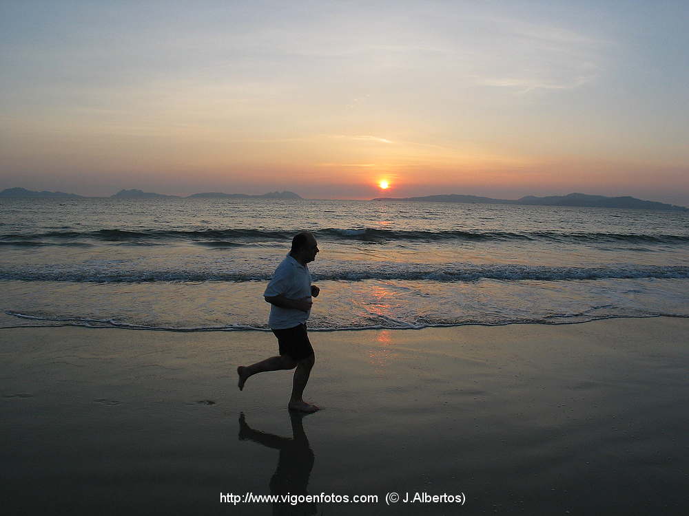 PHOTOS OF SUNSET IN SAMIL BEACH - VIGO - SPAIN - VIGO BAY. GALICIA ...