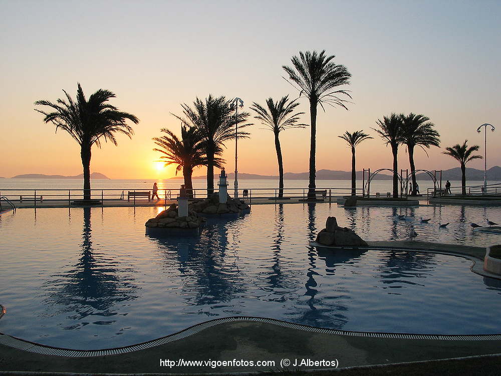 PHOTOS OF SUNSET IN SAMIL BEACH - VIGO - SPAIN - VIGO BAY. GALICIA ...