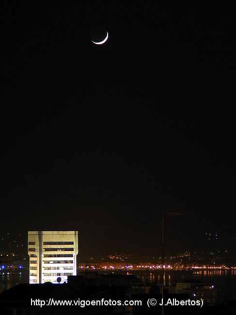 PHOTOS OF VIGO AT NIGHT - VIGO BAY. GALICIA. VISIT SPAIN. TOURISM ...