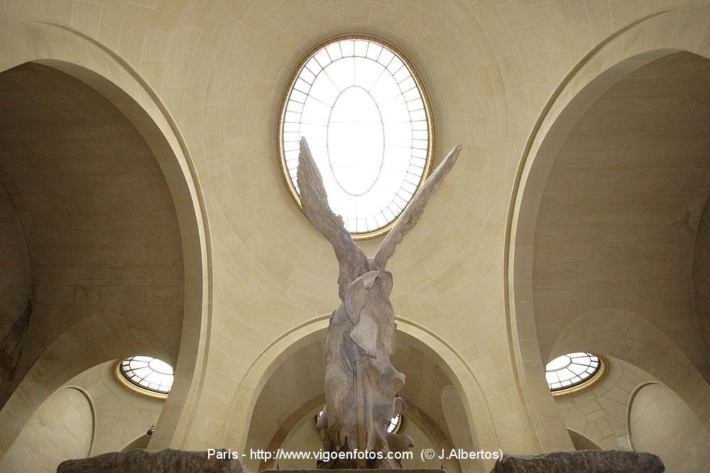 Louvre Da Vitoria Alada Winged Victory Of Samothrace At The